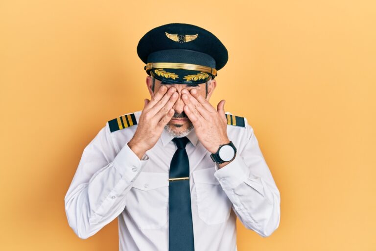 How pilots manage stress and fatigue: practical tips - AviationCV Blog